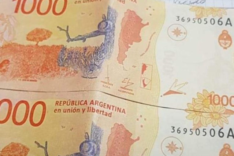 Billetes de 1000 pesos de curso legal con la misma serie numérica ...