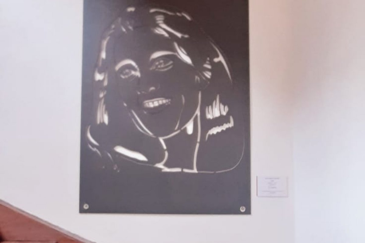 El Museo Popular recibió una figura calada en chapa con el rostro de ...