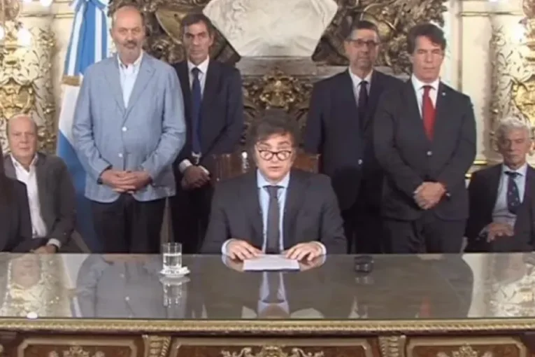 Qué pasos debe atravesar el DNU de Javier Milei para ser aprobado por ...