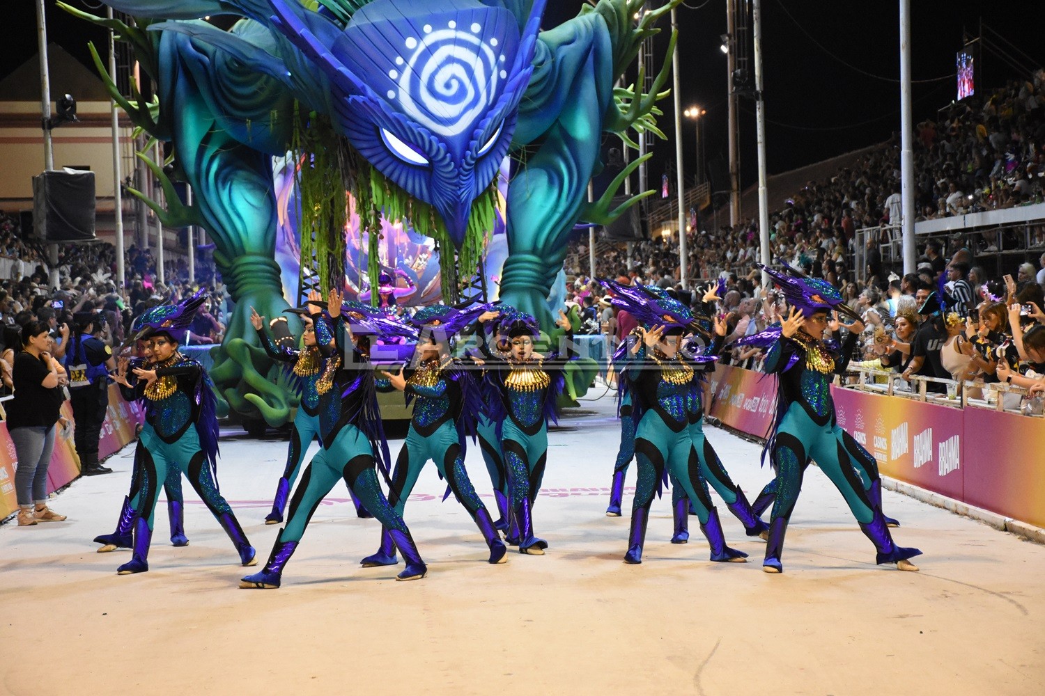 La tercera noche arrancó con la fuerza de Kamarr y Chá la Revelación de ...