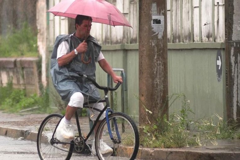 Diluvia en Gualeguaychú y rige alerta amarilla: ¿Qué se anuncia para la ...