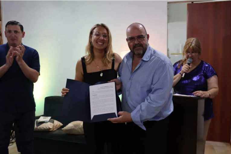 El Intendente destacó el aporte del libro de Marcos Henchoz a la ...